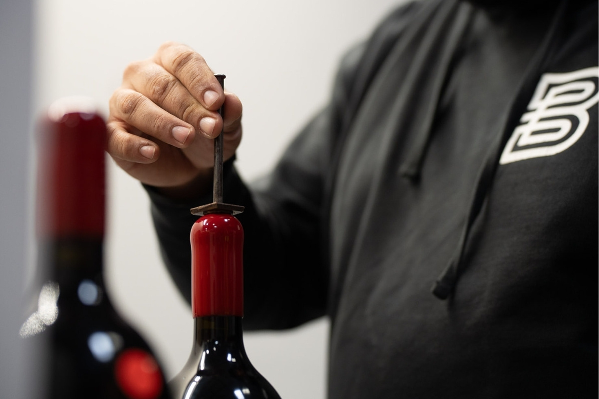 A Complete Guide to Sealing Wine Bottles with Wax Finishing